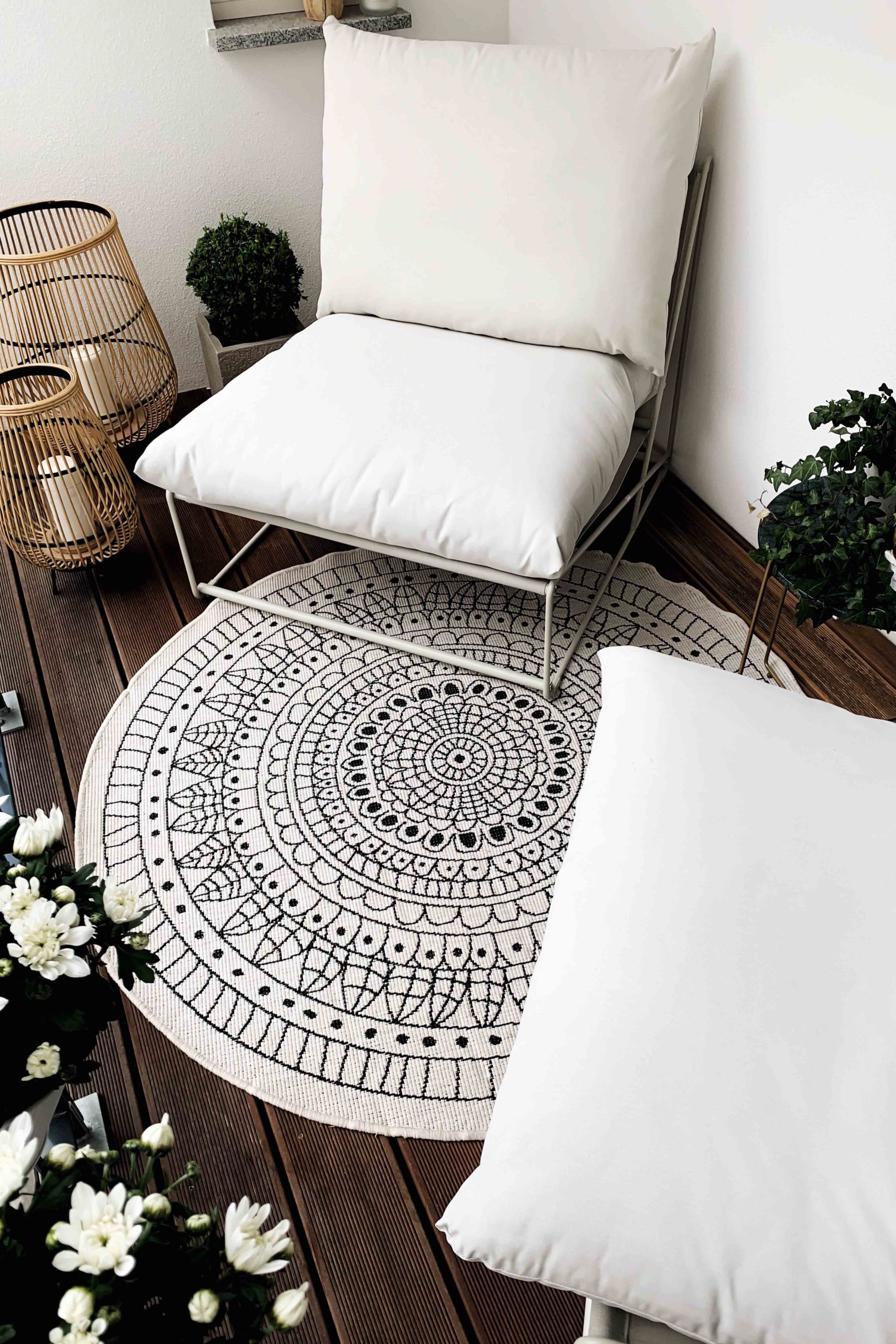 Dekorationsidee: Kleiner Balkon trifft auf die IKEA Havsten Kollektion